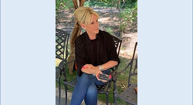 In the 2000 film "Erin Brockovich,"... | Trivia Questions | QuizzClub