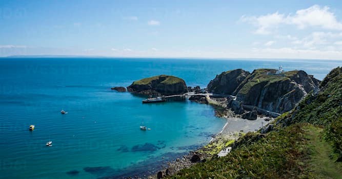 ¿Cuántos habitantes tiene la isla Devon? | Las Preguntas Trivia